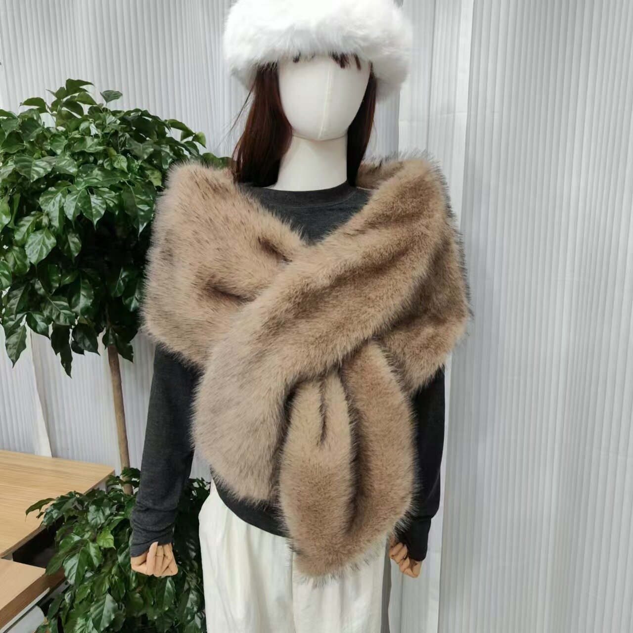 Комплект с шарфом для женщин