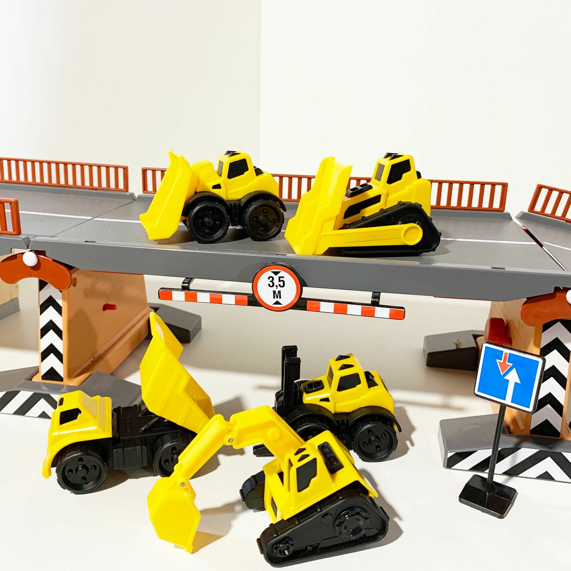 Набор (5 шт.) мини строительной техники для песочницы (самосвал, бульдозер, экскаватор гусеничный, вилочный погрузчик, погрузчик-грейдер) Полесье