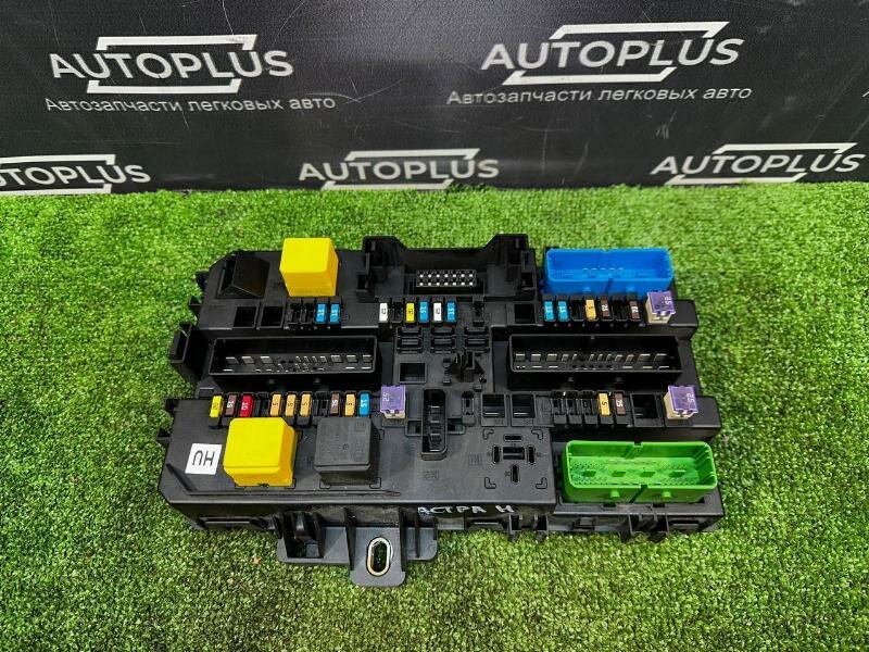 Блок предохранителей Opel Astra H 2013 (1.6 Z16XER) Б/У с пробегом