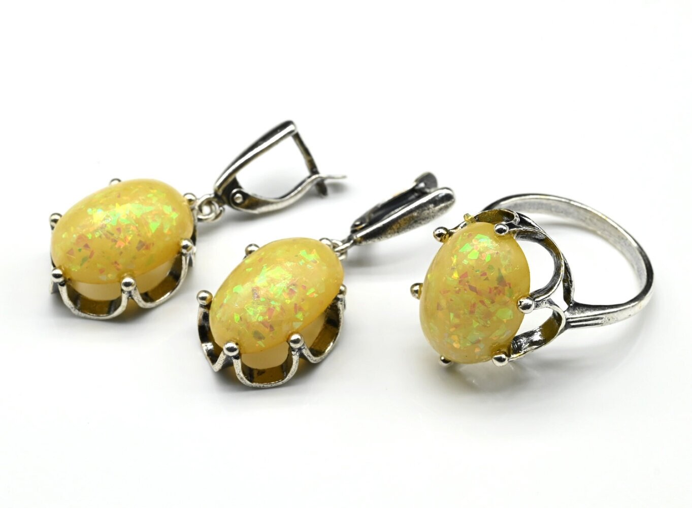 Комплект бижутерии: серьги, кольцо, опал