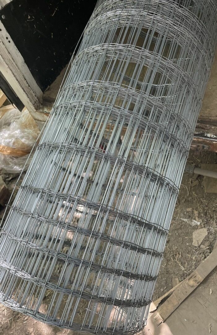 Сетка сварная оцинкованная "Сенеж Гармония Люкс" ячейка 50х100/50 мм, d-1,6 высота 1500 мм, длина 4 м. Строительная, забор, габион, оцинковка для клетки птиц