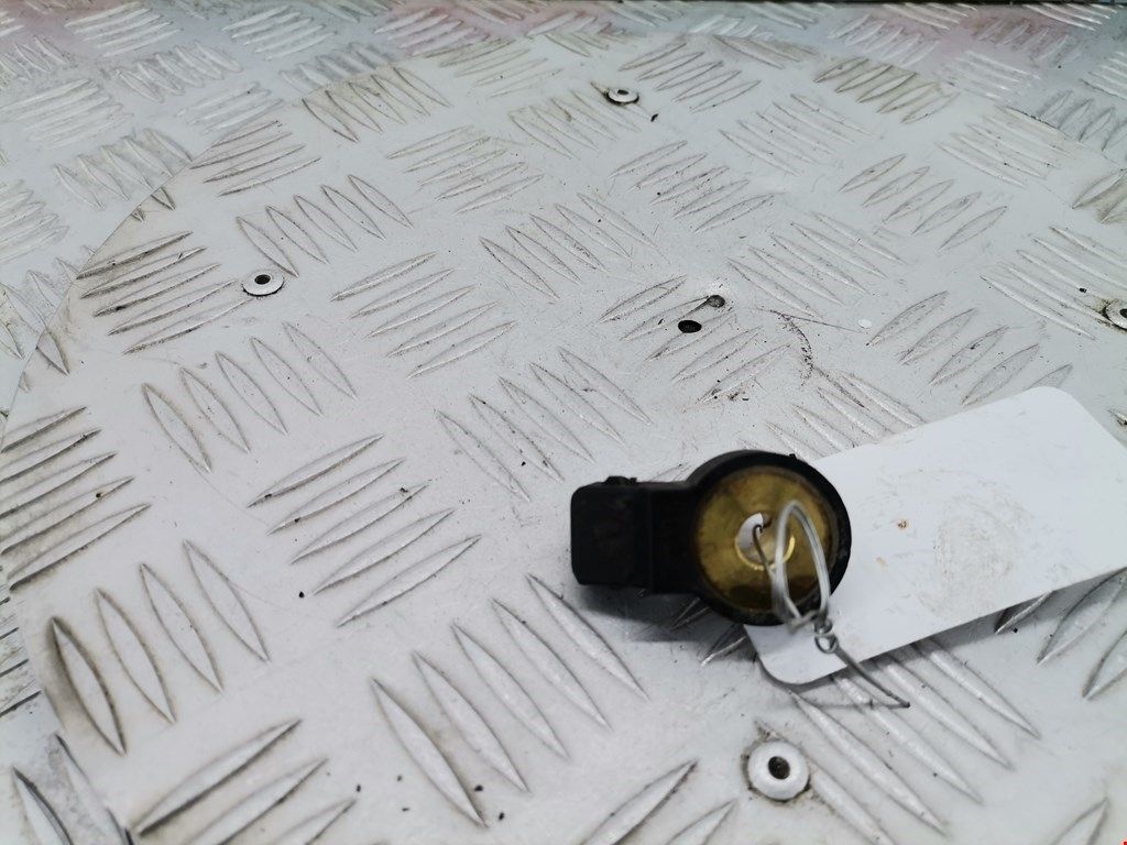 Датчик детонации / 1793851 0261231045 030905377A для Volkswagen Bora(Jetta) (с пробегом)