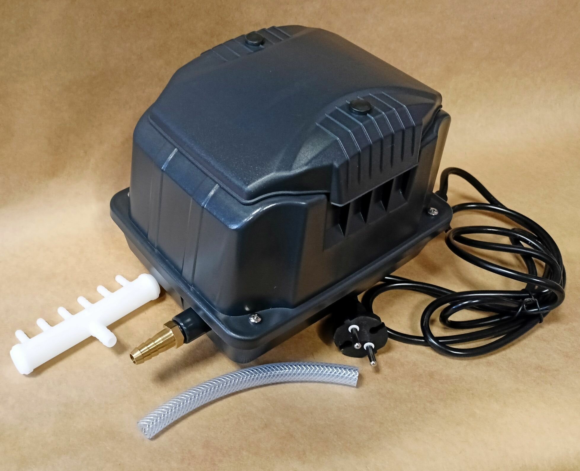 Компрессор аэратор SES-40 мембранный для пруда, септика и аквариума, 40 л/мин