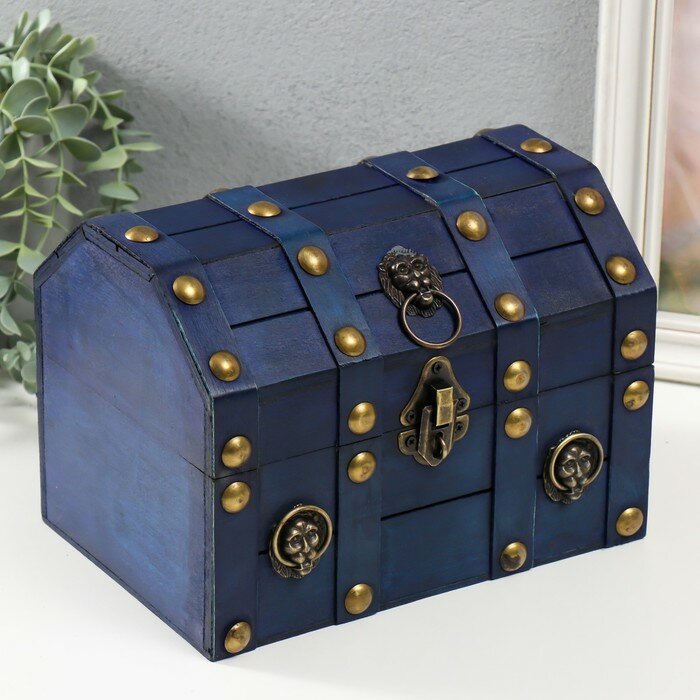 Шкатулка для украшений «Сундучок. Лев. С заклёпками», дерево, ярко-синяя, 16×15.5×22 см