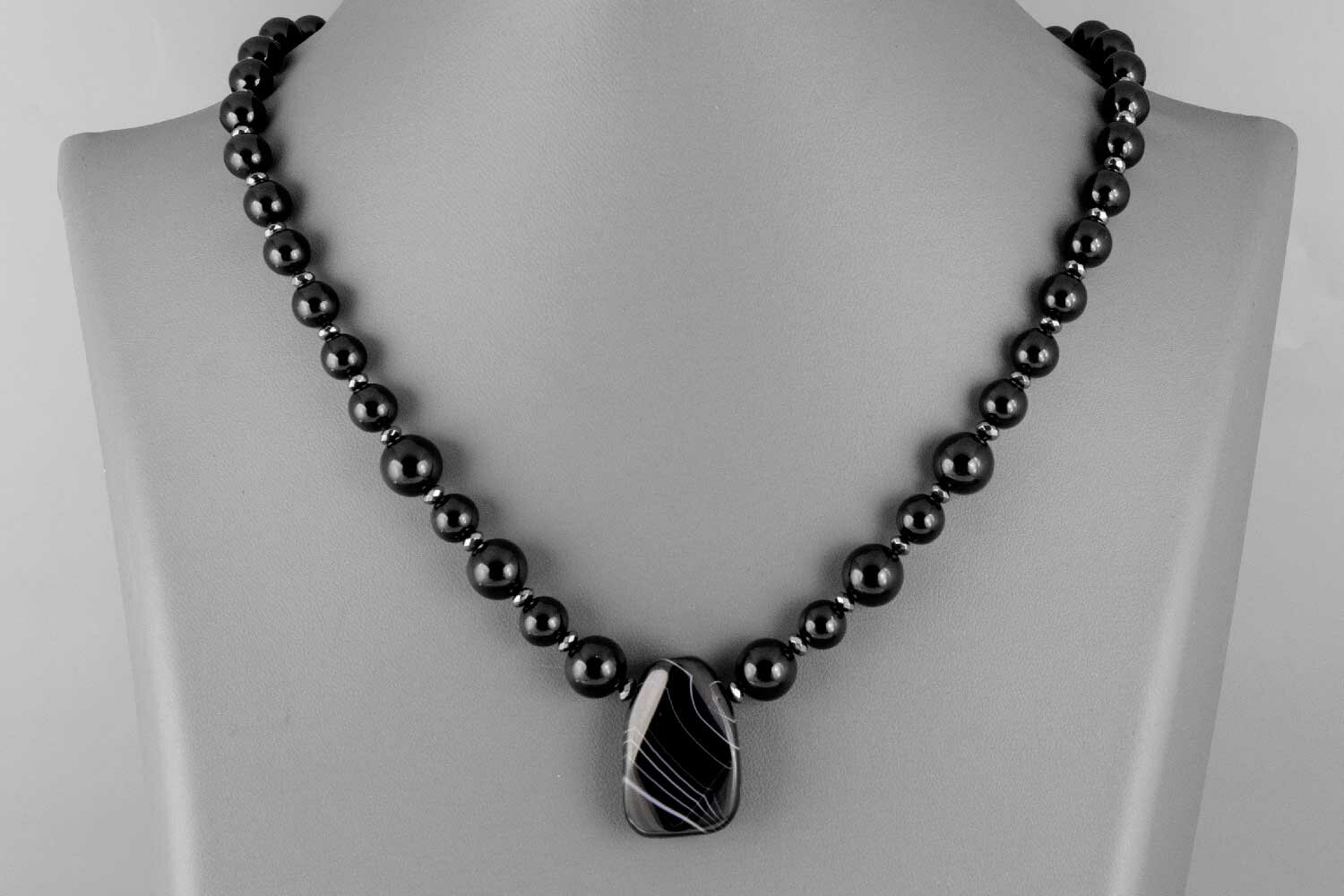 Бусы, оникс, агат