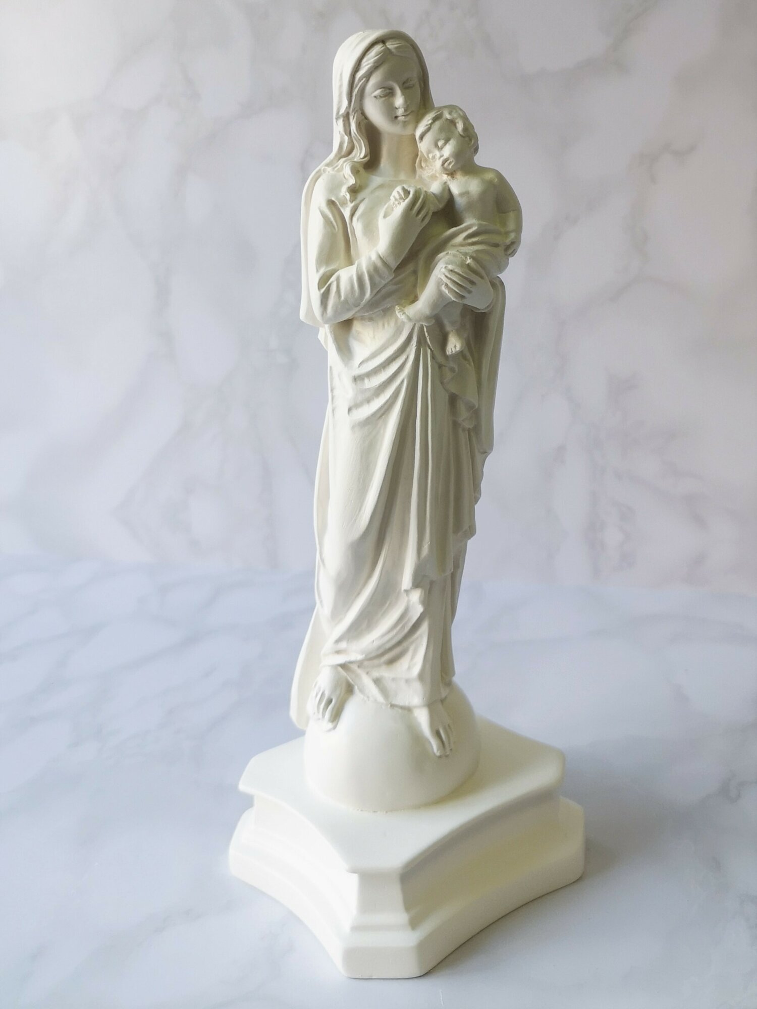 Статуэтка Дева Мария с младенцем (Мадонна с младенцем), 24,5см, белая, гипс