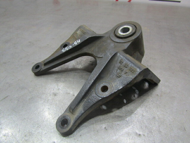 Кронштейн передней рессоры Mercedes Axor, Actros