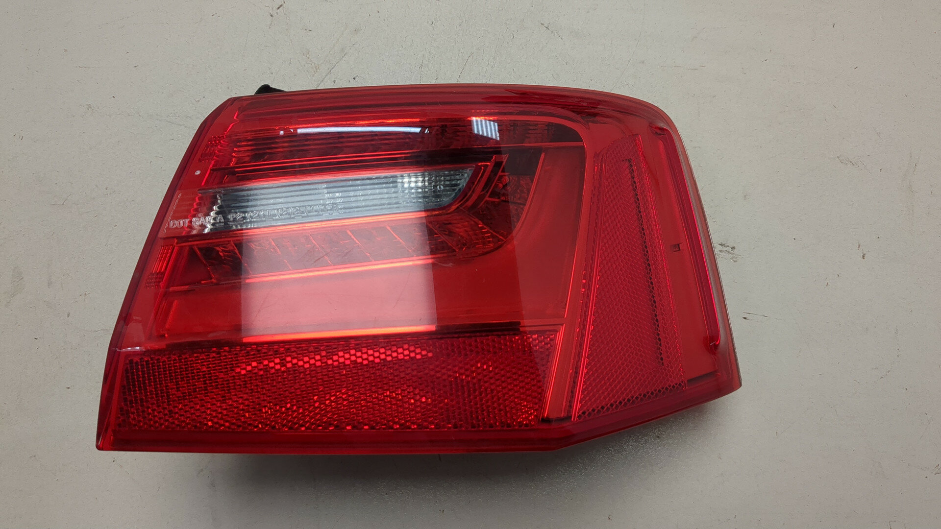 Фонарь (задний) правый Audi A6 (C7) Б/У