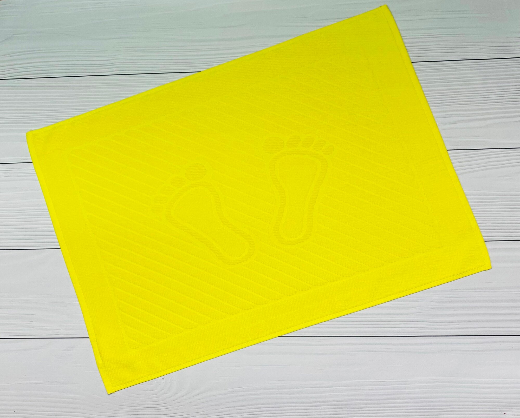 Махровое полотенце для ног, коврик для ног в ванную "Ножки" 50*70 см Ярко-Желтое Диагональ 650 г/м2