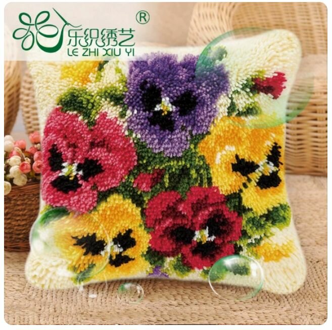 Ковровая вышивка набор для вышивания подушки /Красивые цветы/размером 43х43 см