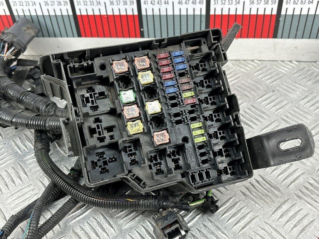 Блок предохранителей Ford Fiesta 6 арт. 1835297