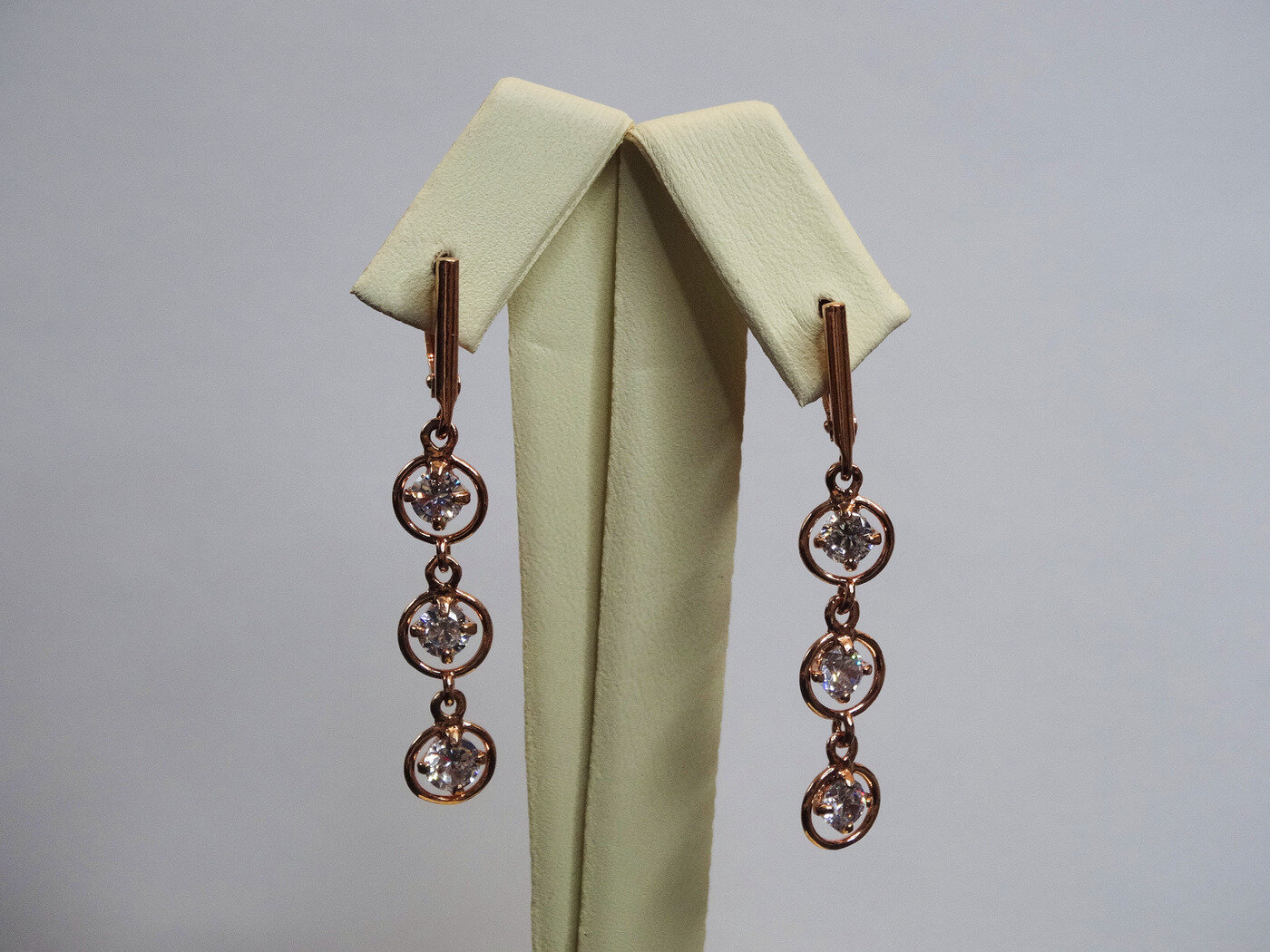 Серьги Anikom, фианит, искусственный камень, золотой, бесцветный — фото 1