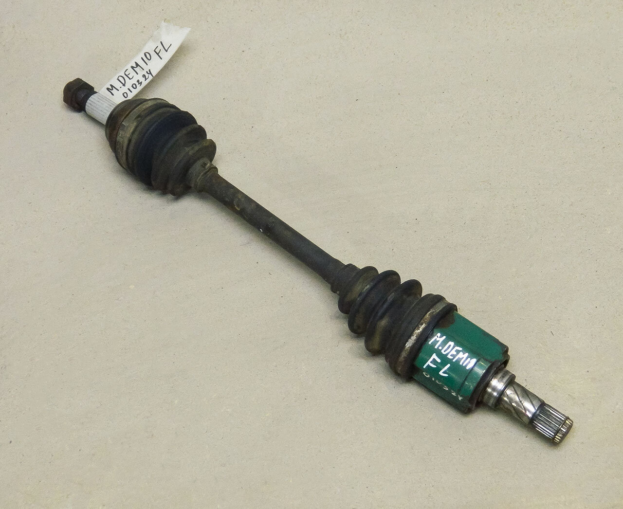 Привод левый Mazda Demio 1.5 мкпп (L-руль)