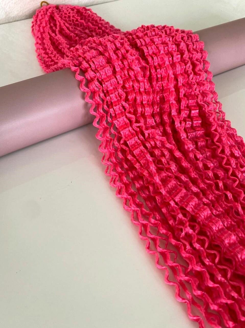 Канекалон"Косички Зизи Гофре" для плетения волос/длина 65см, светло-розовый ширина 0,5 см