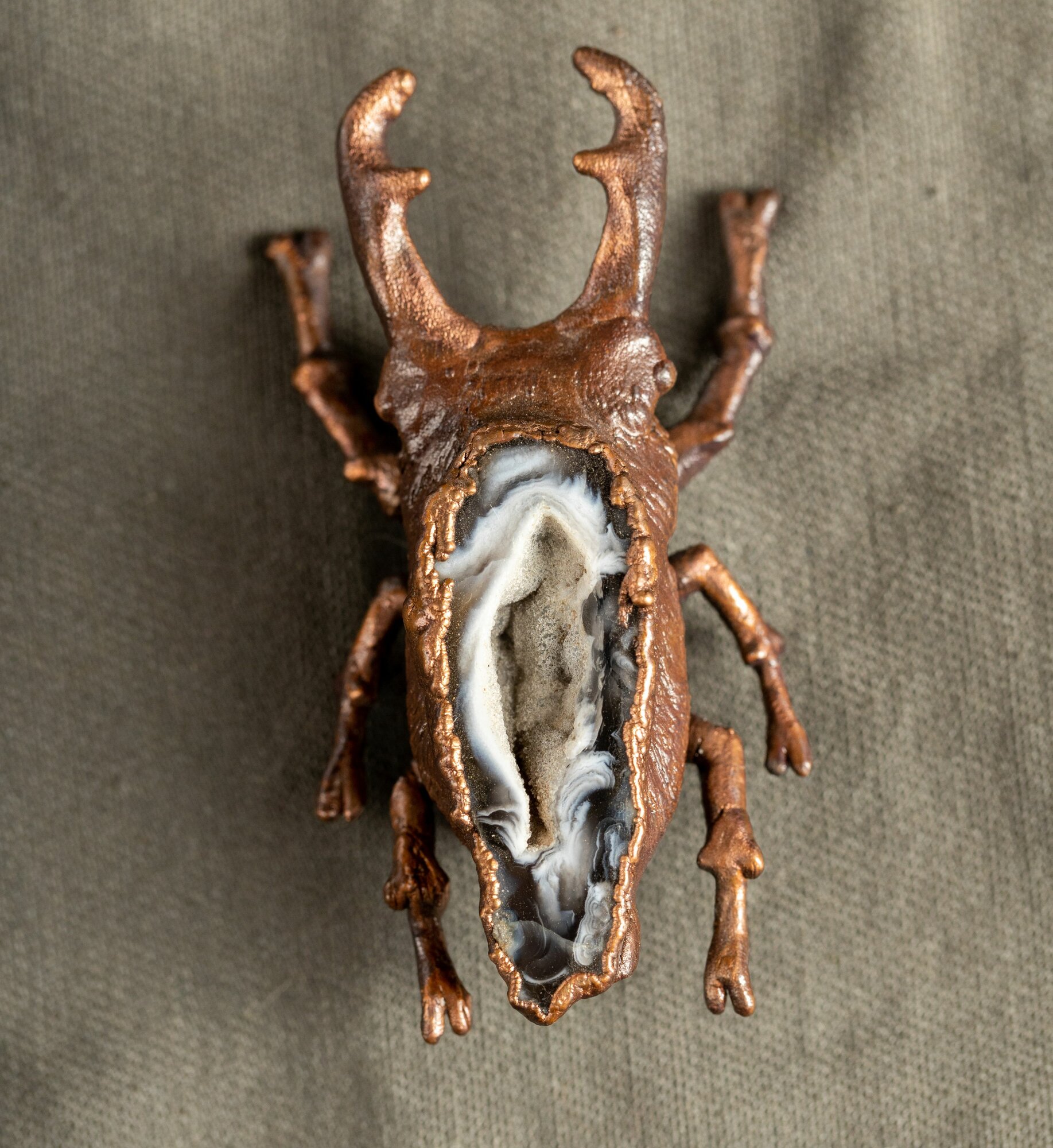 Брошь, агат