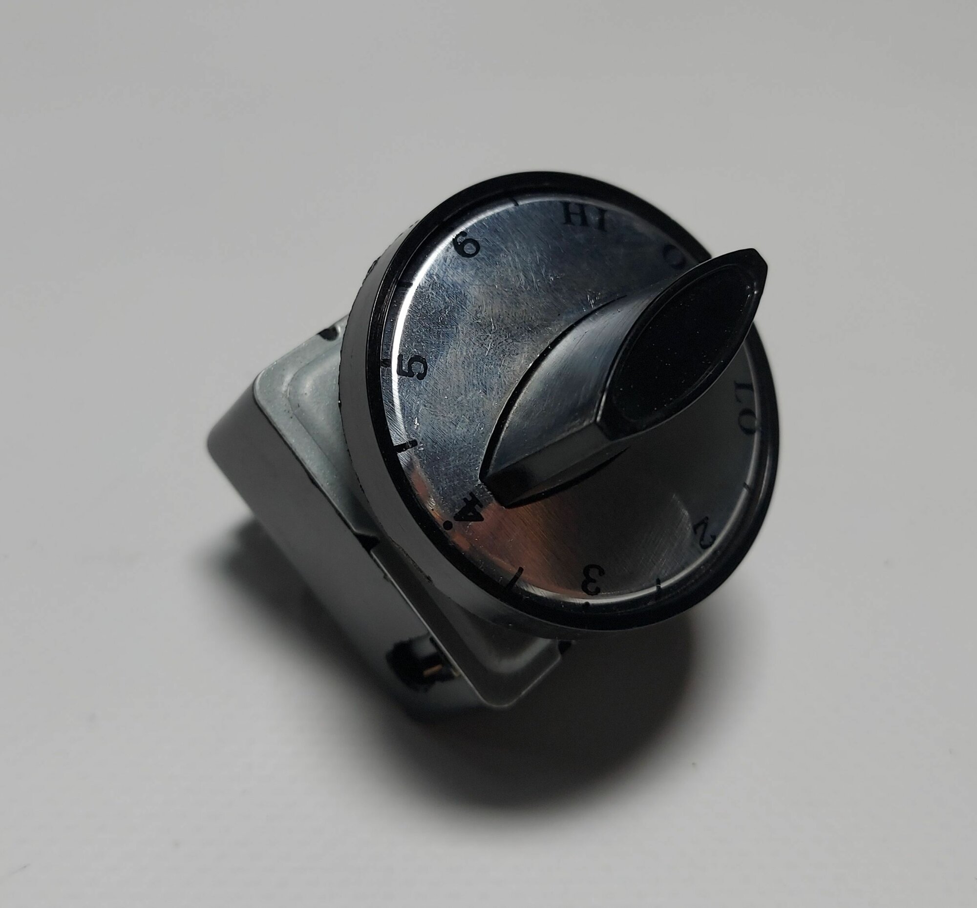 Регулятор мощности конфорки однозонный INF240 577-S веко (00503379) с ручкой