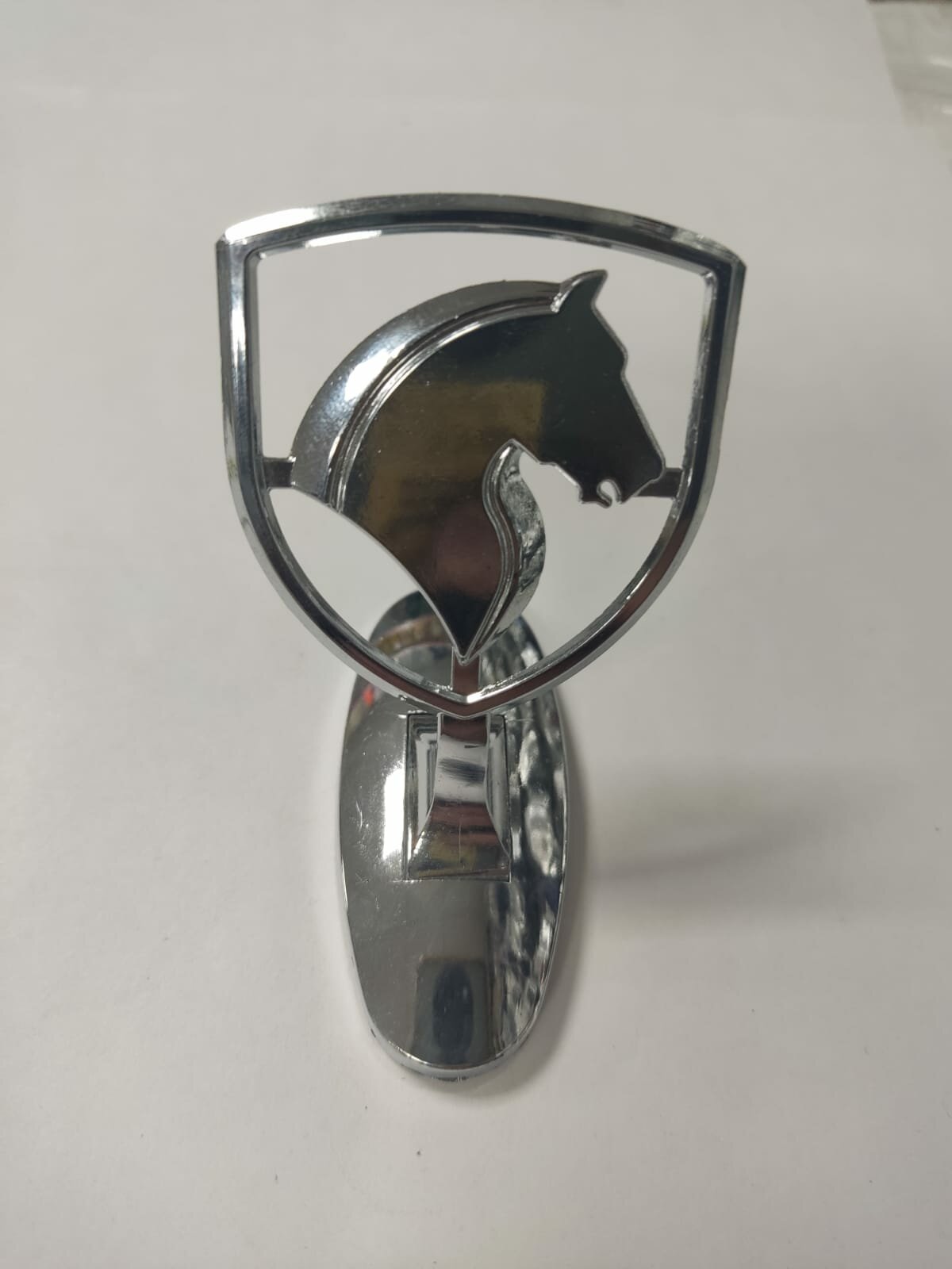 Эмблема "Прицел на капоте Конь", хром, 4,5см