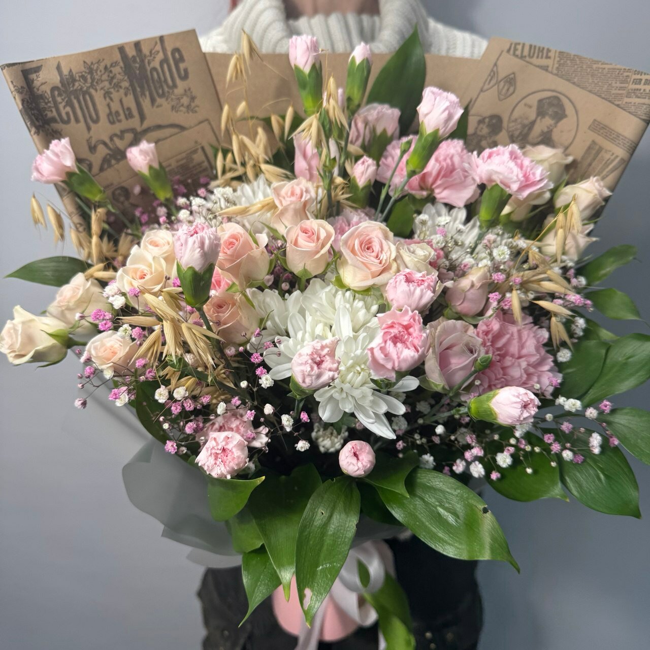 Кустовая роза, Кустовые хризантемы, Гипсофила, цвет розовый, белый, 13 шт