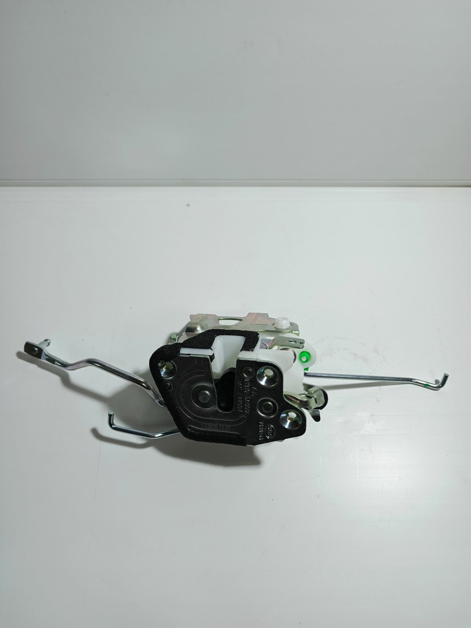 Замок двери передней левой JAC Sunray [2.7 16V 6MT микроавтобус Turbo дизель] 813105A000