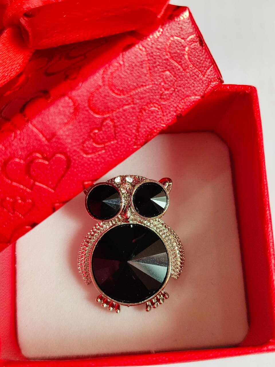 Брошь, стразы