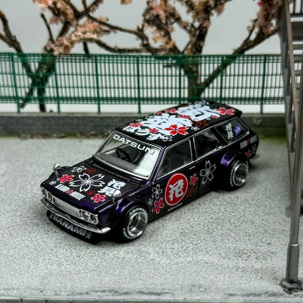 Машинка KAIDO HOUSE Mini Gt 1/64 KHMG114 Datsun KAIDO 510 Wagon Purple Hanami Die-cast Alloy Car Model Collection Gift TJ