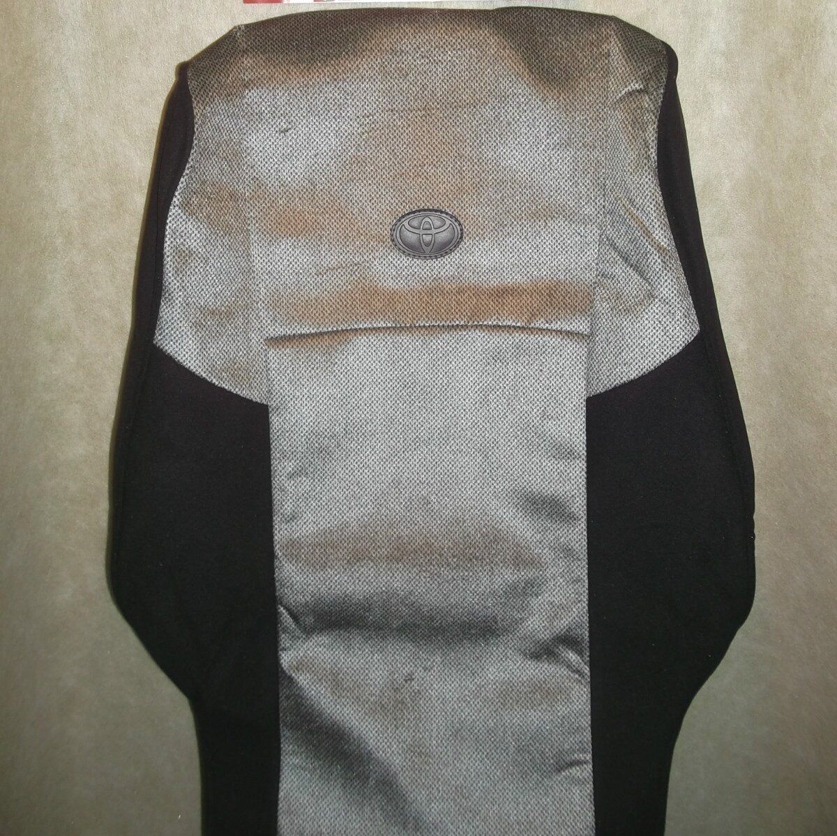 Чехлы на Toyota Fortuner I, 2004-2015 г. (черно-серый велюр_точка)