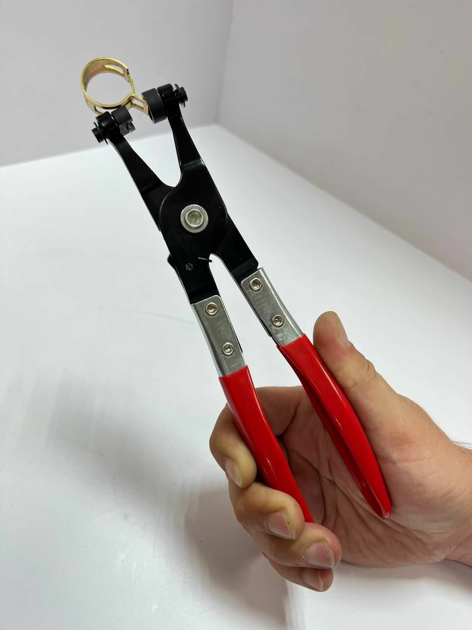 Клещи автомобильные