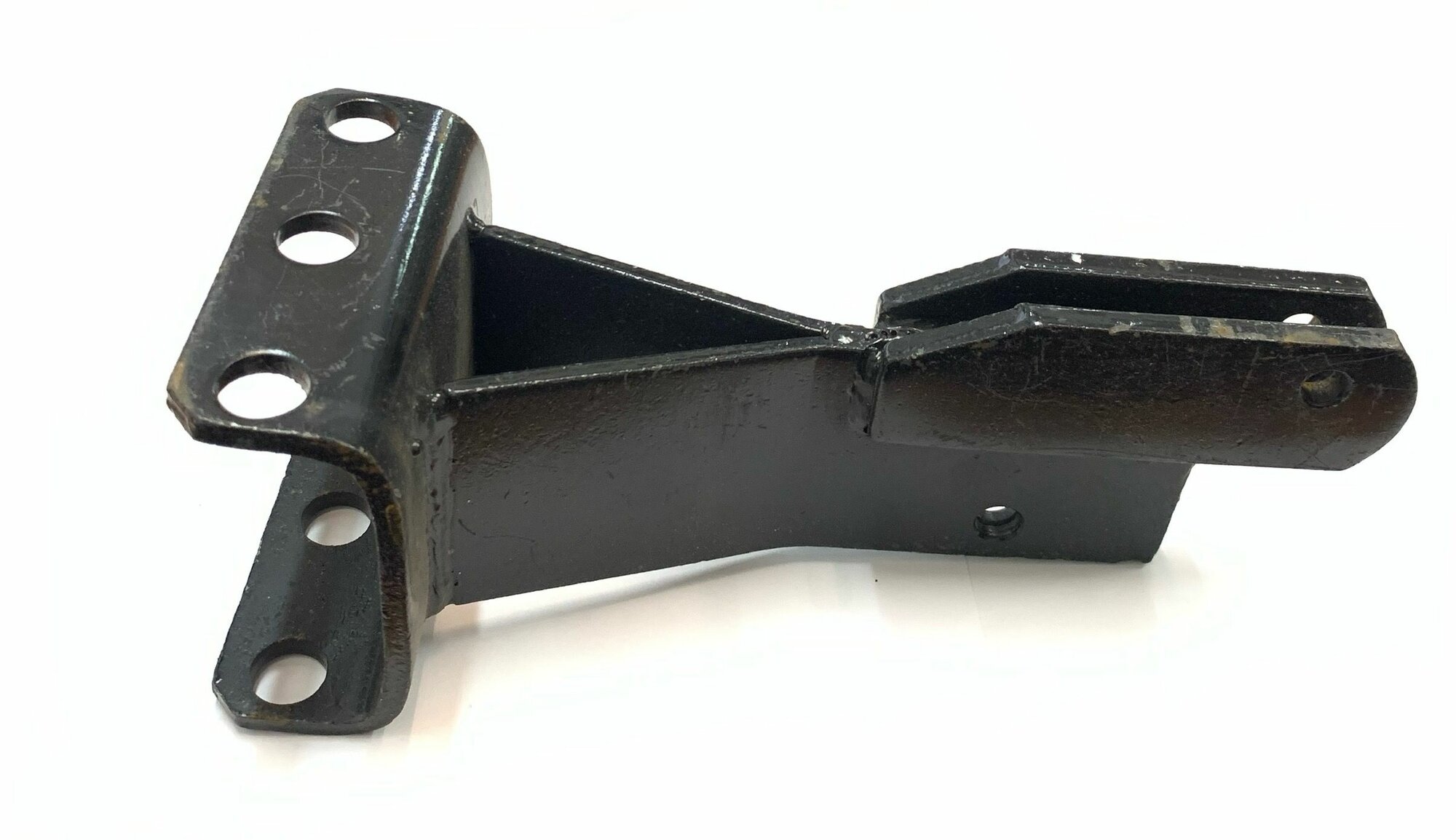 Кронштейн сошника (старого образца) Салют-5 (650100400)