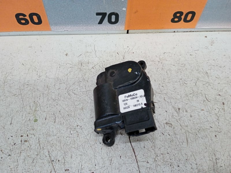 Б/У Форд Фокус 3 Моторчик заслонки отопителя Ford Focus 2011-2019 3 256484 FORD арт. AV6N19B634AA, 7116