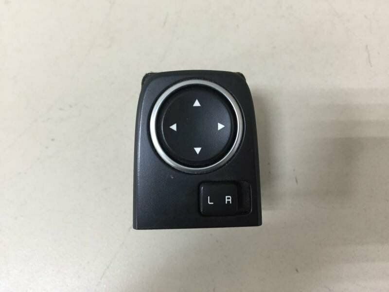 Переключатель регулировки зеркала Kia Ceed СВ 2018 кат.номер: 93530J7200