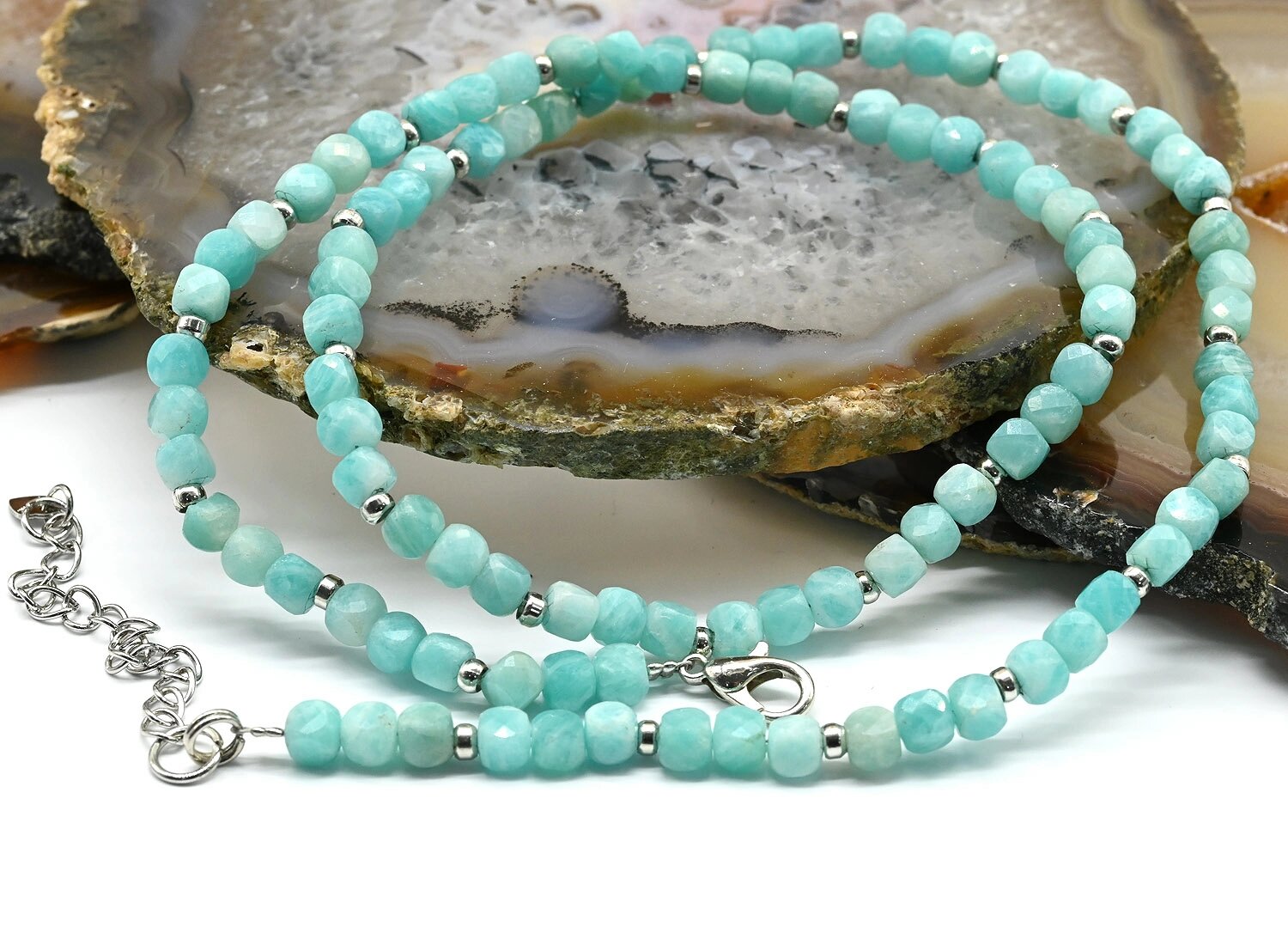 Бусы, амазонит