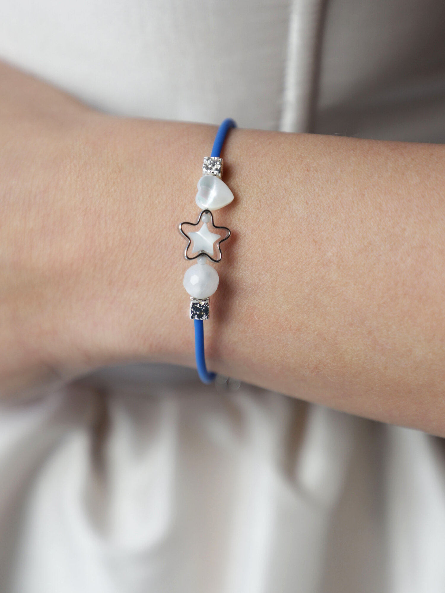 Жесткий браслет