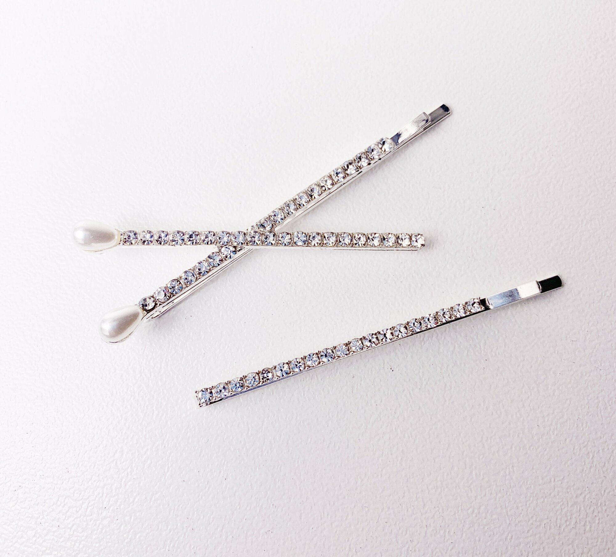 Заколки невидимки со стразами