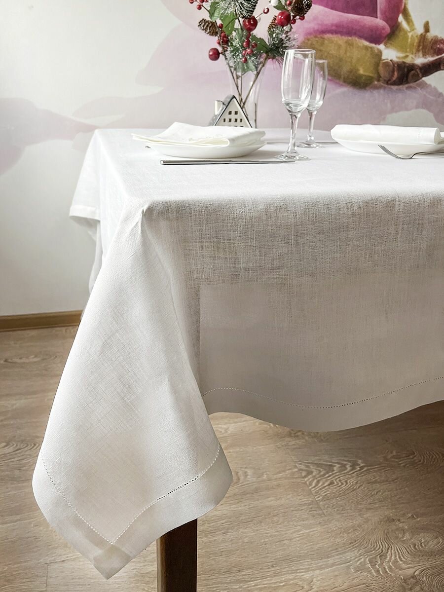 Скатерть белая с ажуром 140х140, лен 100%
