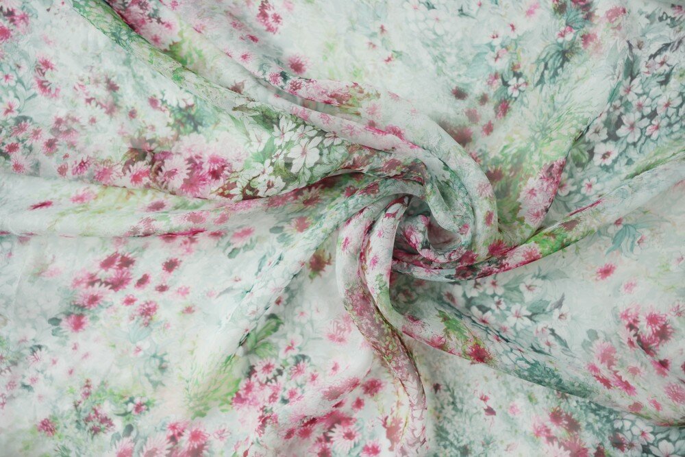 Ткань шифон с розовыми и белыми цветами, ширина 1.37 м, плотность 26 г/м2
