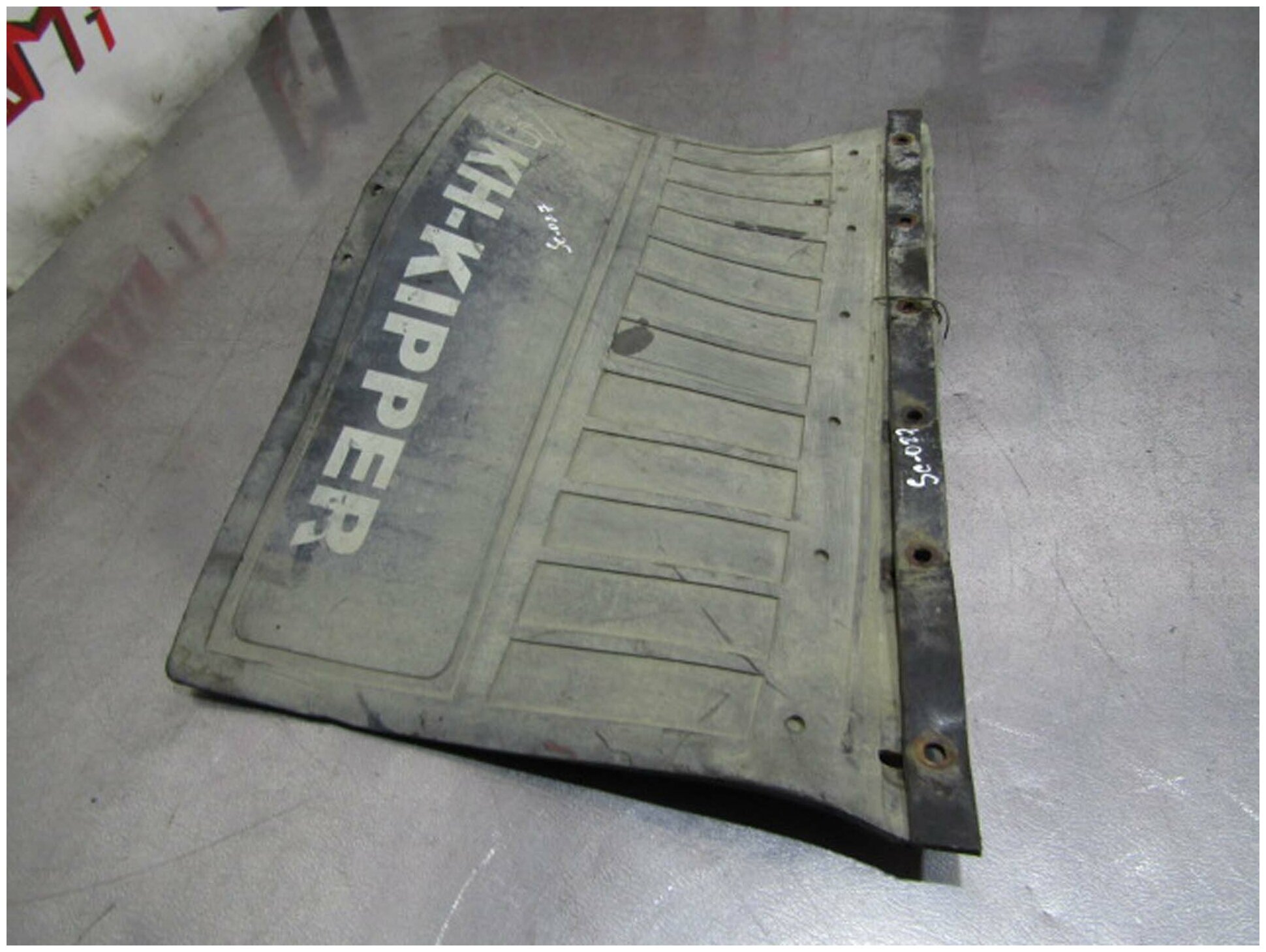 Брызговик заднего крыла SCANIA G, P, R