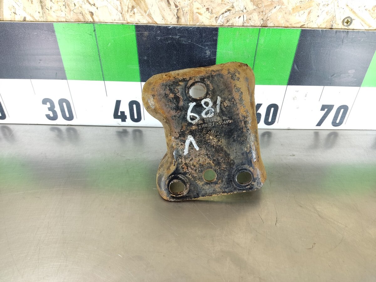 Кронштейн CHERY Amulet 2006-2012 A113301022