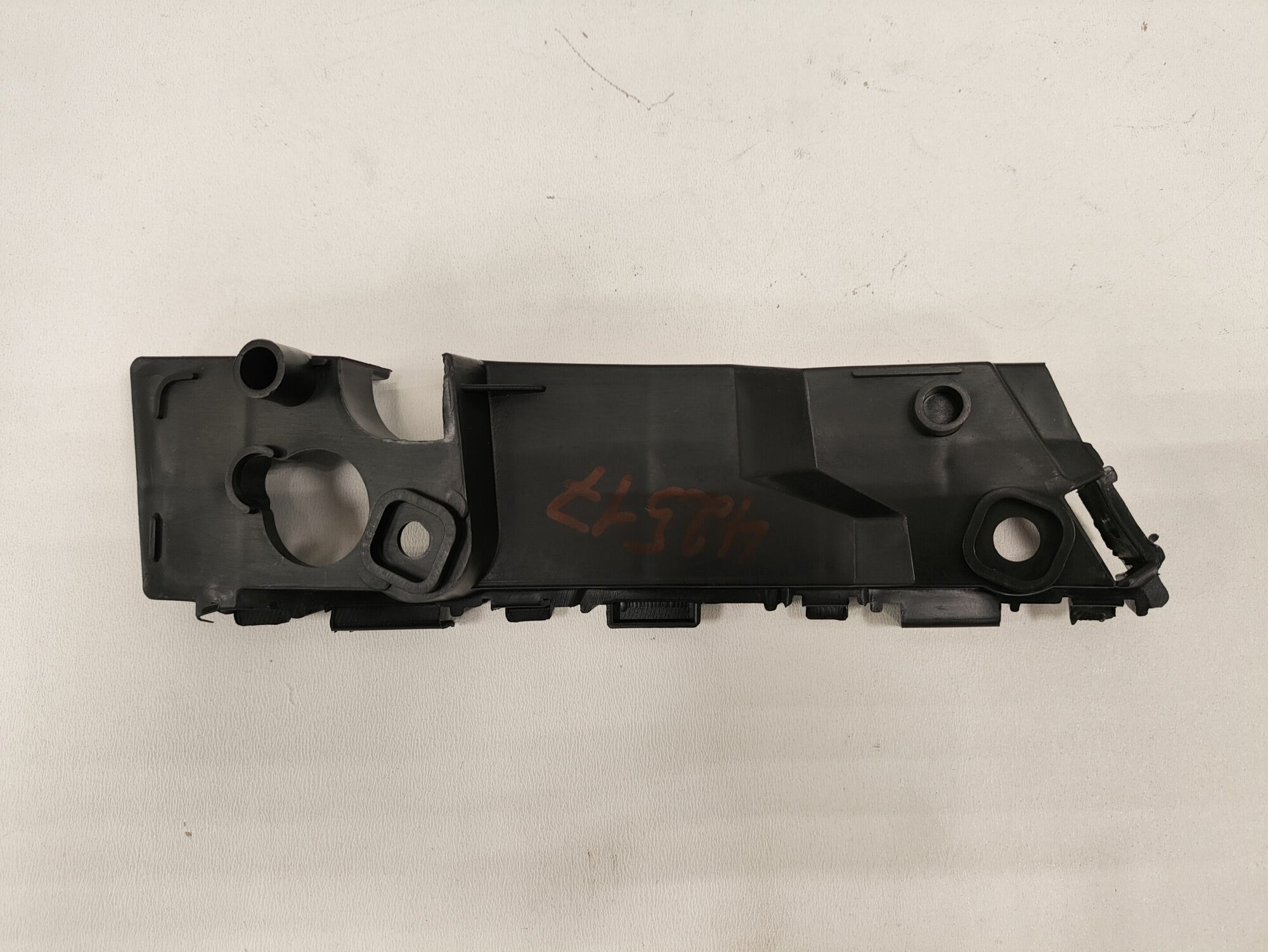 Кронштейн бампера переднего левый Chery Bonus 3 (A19) [1.5 16V 5MT седан] J522803510