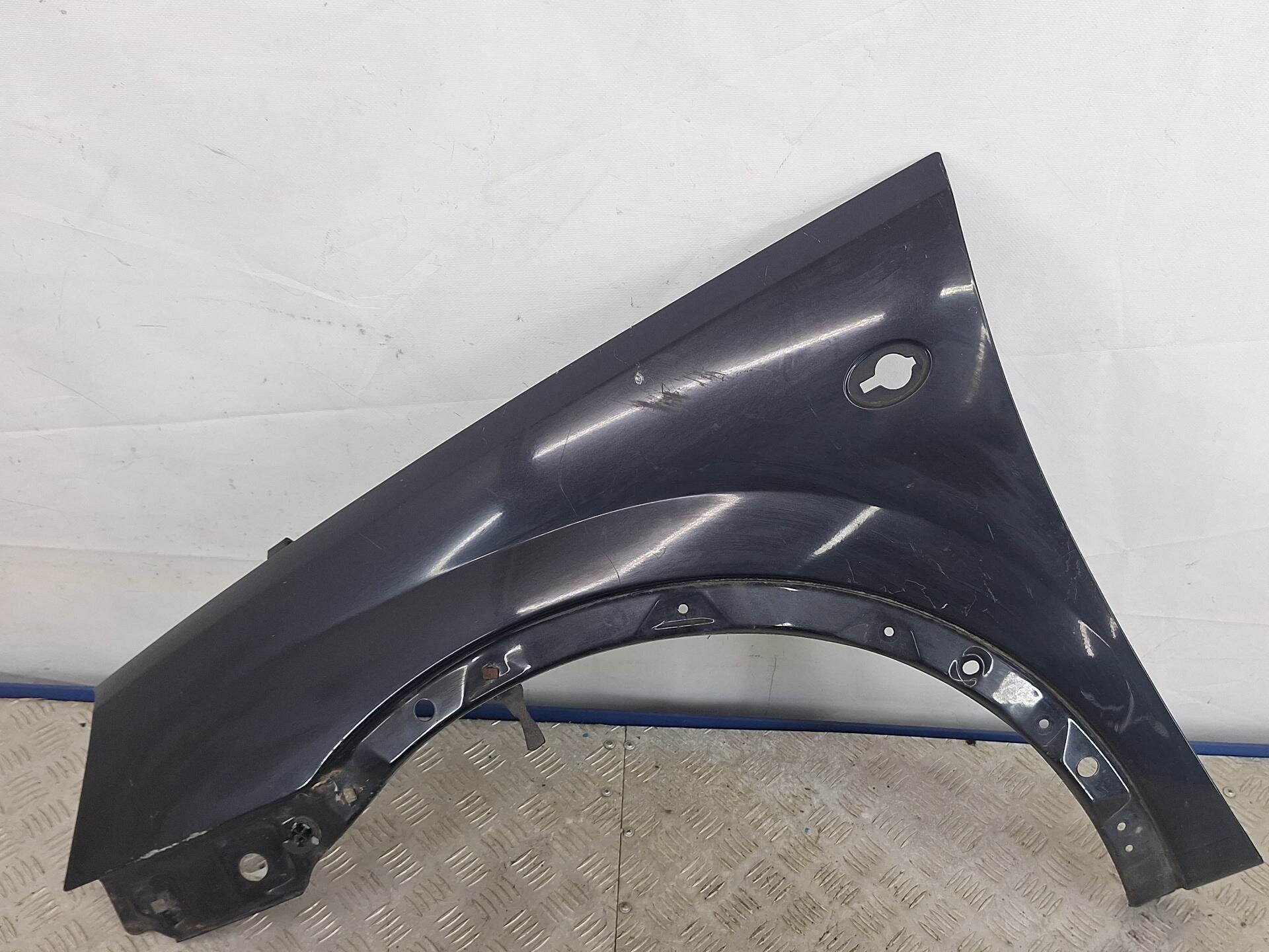 Крыло переднее левое Opel Corsa C (2000 - 2003)