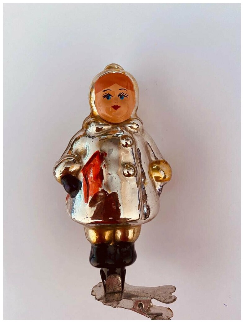 Елочная игрушка Девочка с флажком. СССР!