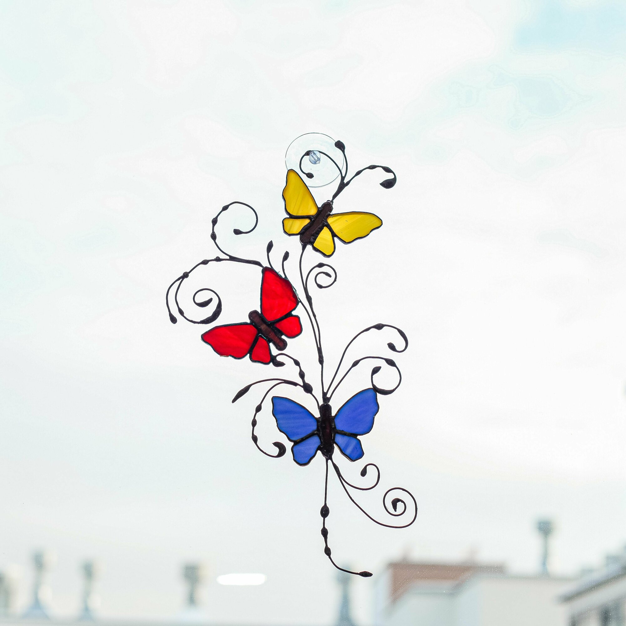 Бабочки на ветке из витражного стекла. Подвеска интерьерная. Подарок на день рождения