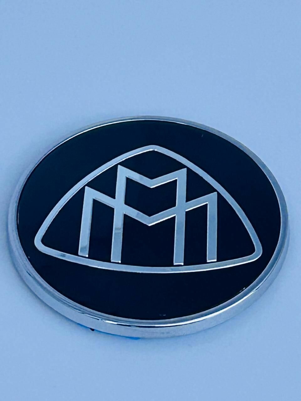 Эмблема знак на капот Mercedes Maybach 57мм на скотче