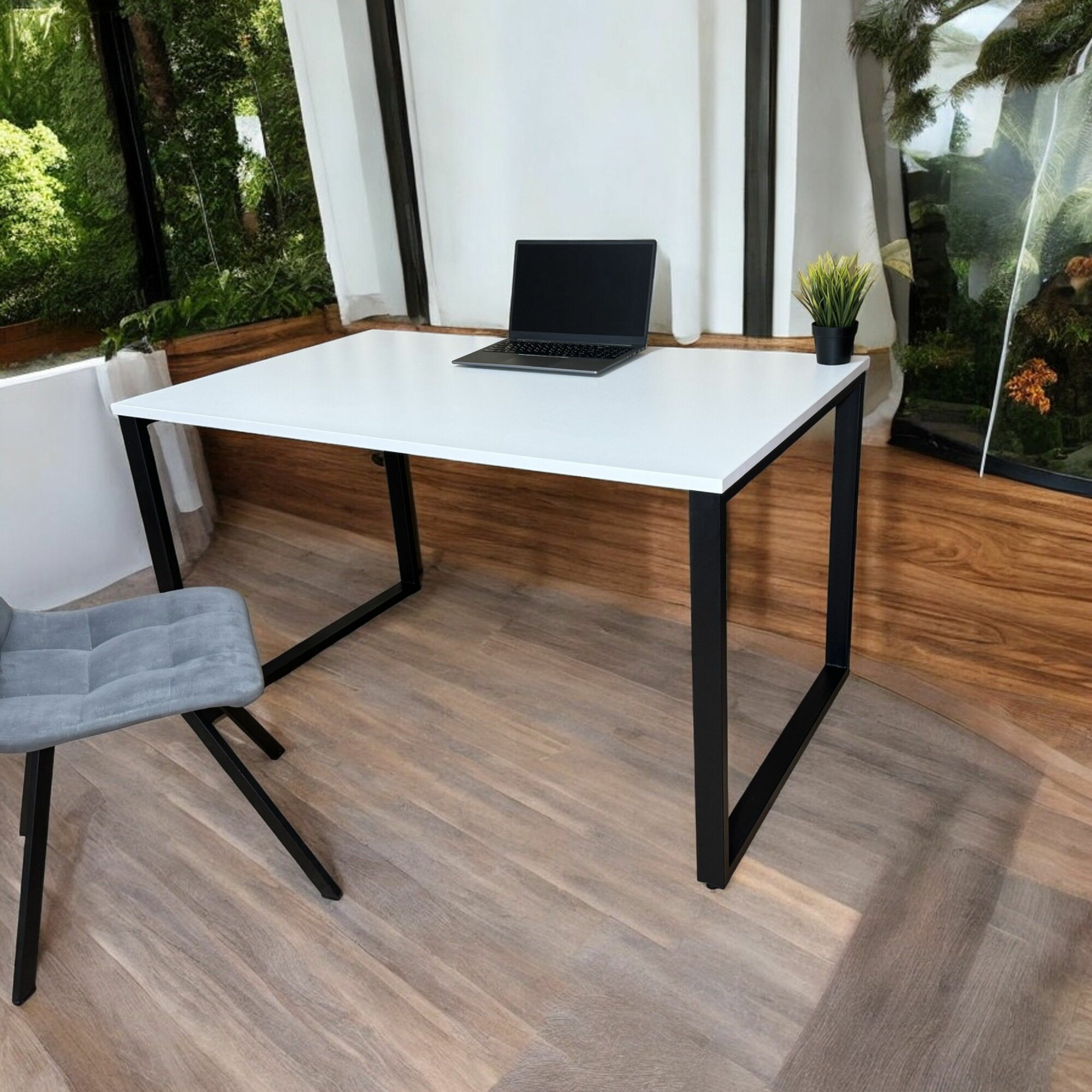 Игровой компьютерный стол/ Лофт, 130*80 см, цвет столешницы Белый, Ножки лофт черные