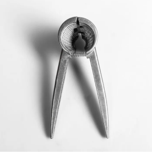 Орехокол конусный