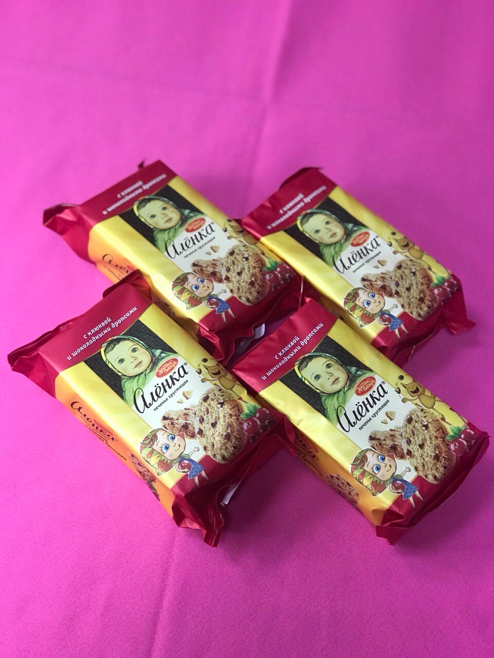 Печенье «Аленка» сдобное с клюквой и шоколадными дропсами