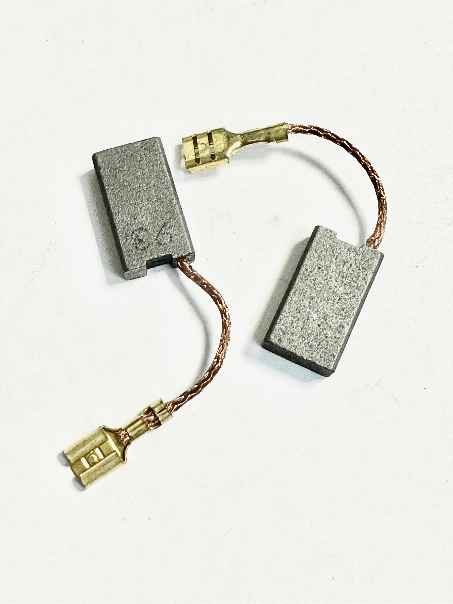 Щетки угольные Hitachi (Hikoki) с автоматическим отключением (оригинал) для УШМ Hitachi G23ST (комплект 2 шт.). Артикул 999-093