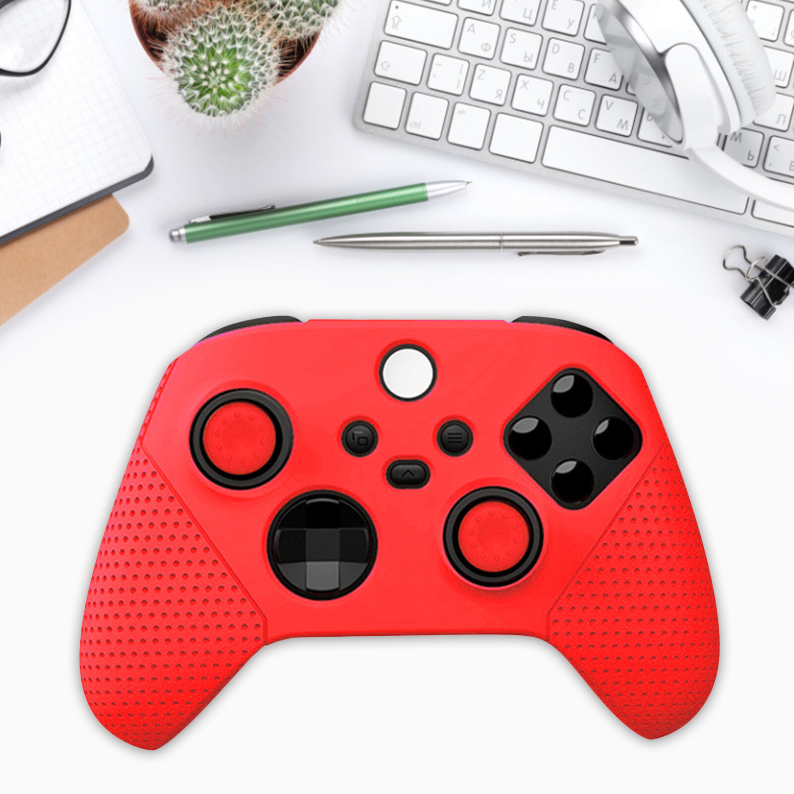 Силиконовый чехол + 2 накладки на стики для геймпада Xbox Series S X Красный