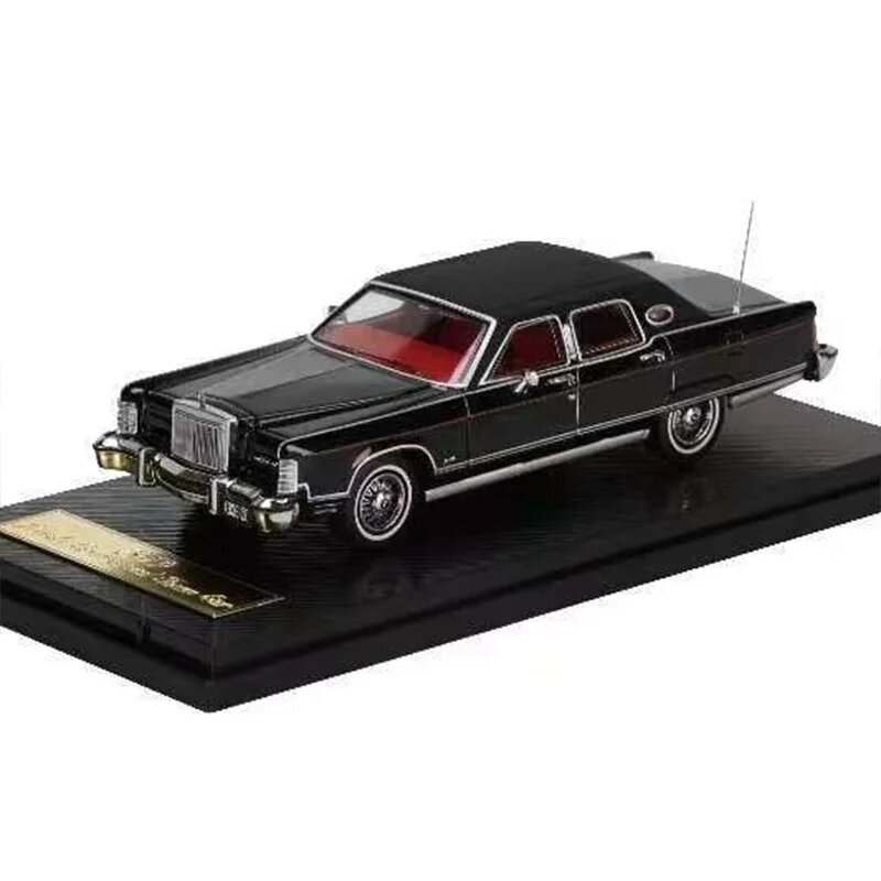 Maisto Lincoln Continental City Black 1:64