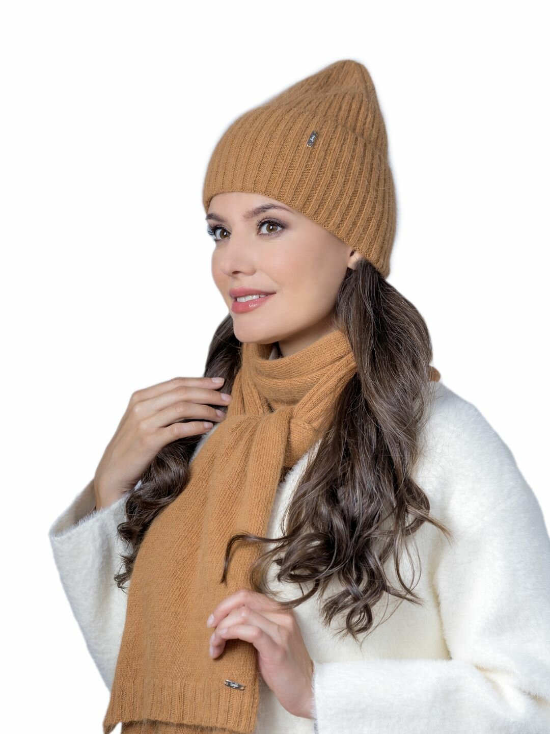 Шапка-бини для женщин