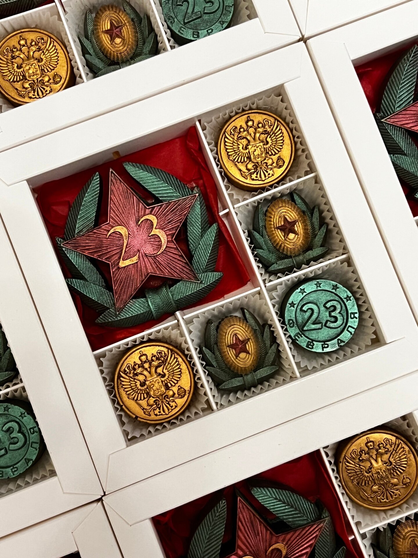 Шоколадный набор №4 "Мужской подарок на 23-е февраля", молочный шоколад, ручная работа